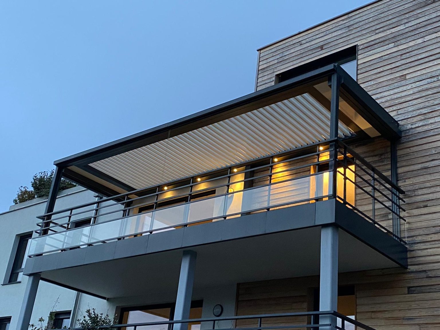 Pergola bioclimatique en copropriété - Art & Terrasse